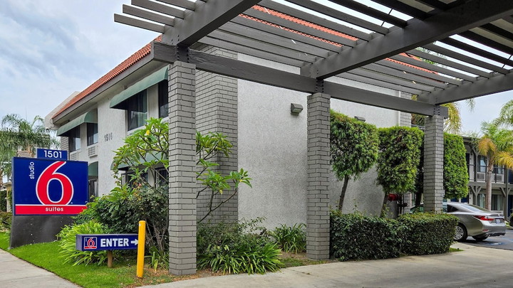 Studio 6 Suites Santa Ana, Ca - Santa Ana, CA