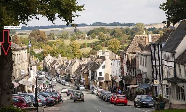 Burford On The Hill - Burford