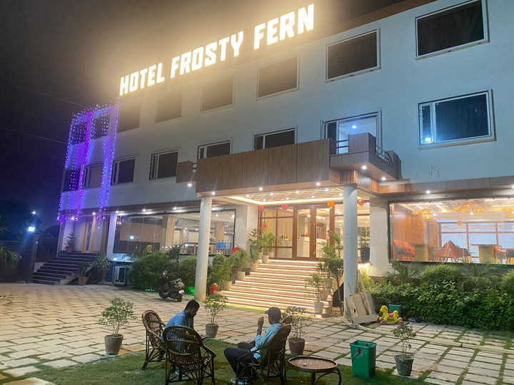 Frosty Fern Hotel & Resort - Varanasi