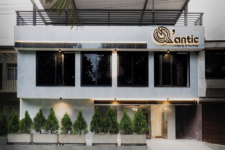 Qantic Lodging & Rooftop - Medellín