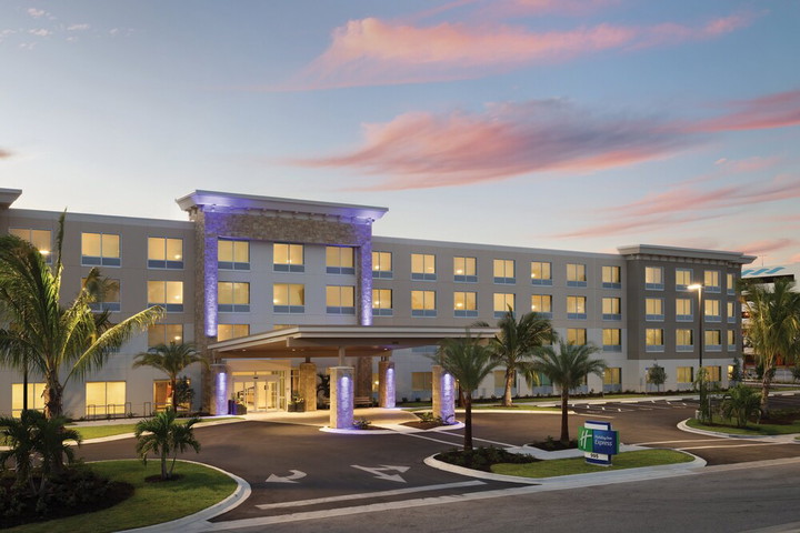 Holiday Inn Express Cape Canaveral By Ihg - Cape Canaveral, FL