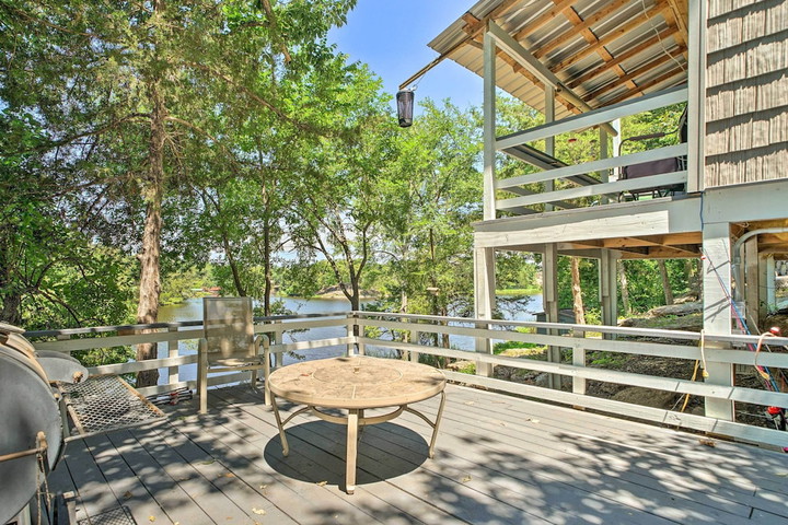Waterfront Cottage In Fort Towson W/ 2 Decks! - Raymond Gary State Park, Fort Towson
