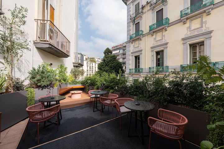 Agra Suites - Naples, Italie