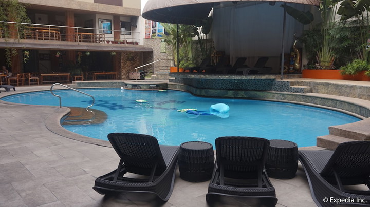 Score Birds Hotel - Mabalacat