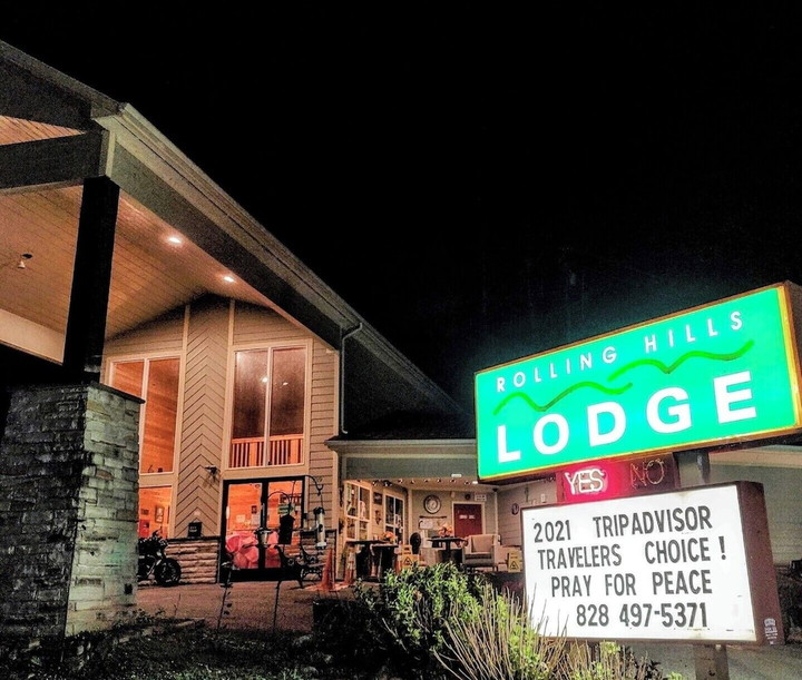Rolling Hills Lodge - Cherokee, NC
