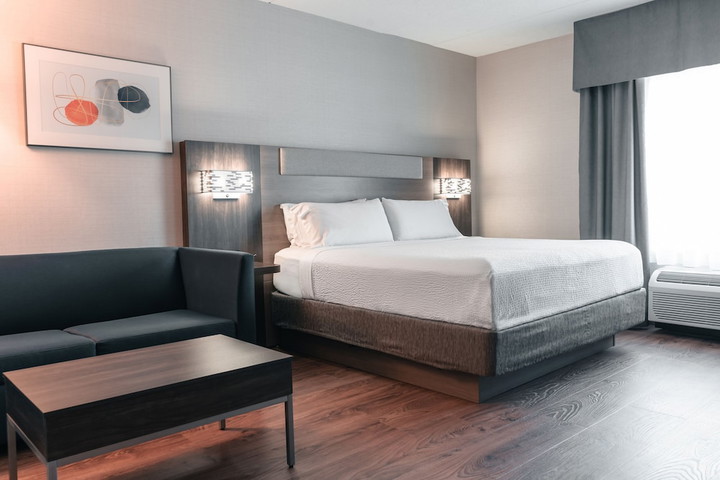 Holiday Inn Express & Suites Kingston Central By Ihg - Kingston