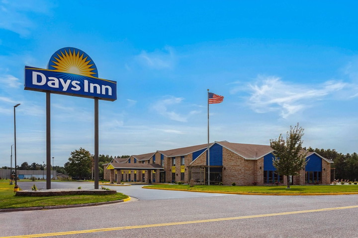 Days Inn By Wyndham Eagle River - Eagle River, WI