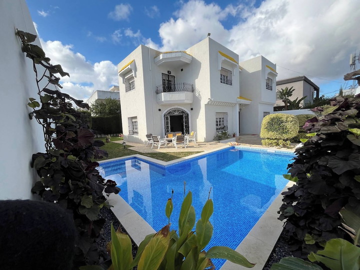 Luxurious Villa With Pool In La Soukra, Ariana - Tunis
