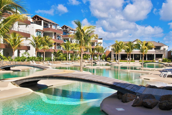 Choisy Les Bains With Lov - Mauritius