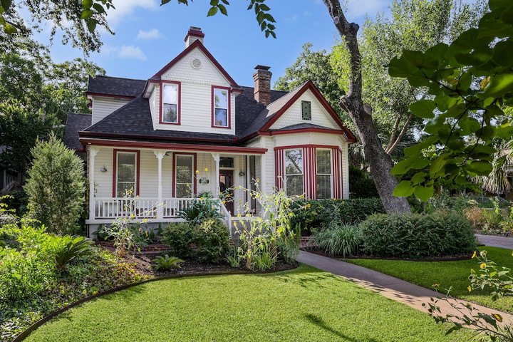 Brava House Bed And Breakfast - Austin, TX