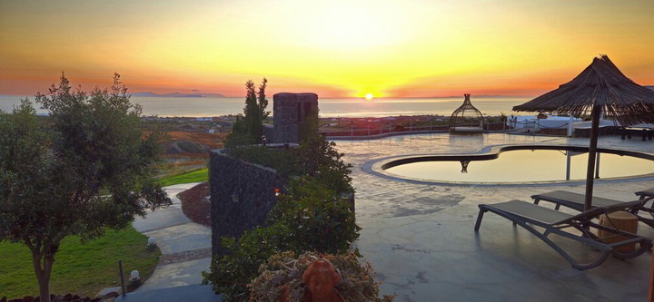 Thea Luxury Resort - Santorini