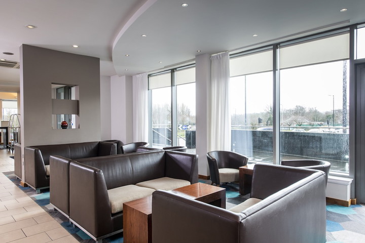 Holiday Inn Express Hamilton By Ihg - Motherwell