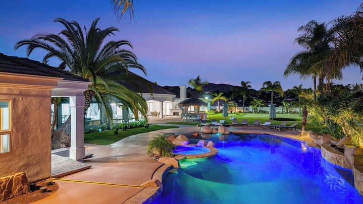Barrel & Crest By Avantstay Hillside Estate + Resort Pool + Putting Green Near Lake Poway & Golf Sleeps 20 - San Diego, CA