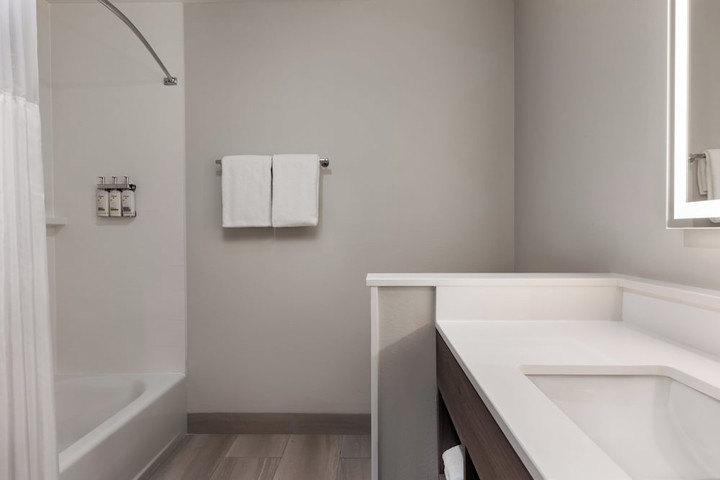 Holiday Inn Express & Suites Westfield Indianapolis By Ihg - Noblesville, IN