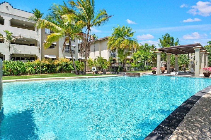 Lux Resort - 9 Pools Gym Free Parking - Cairns