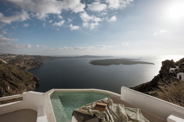 Aqua Luxury Suites - Santorini