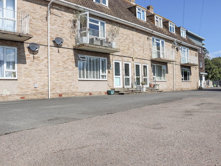 3 Elm Court - Hythe