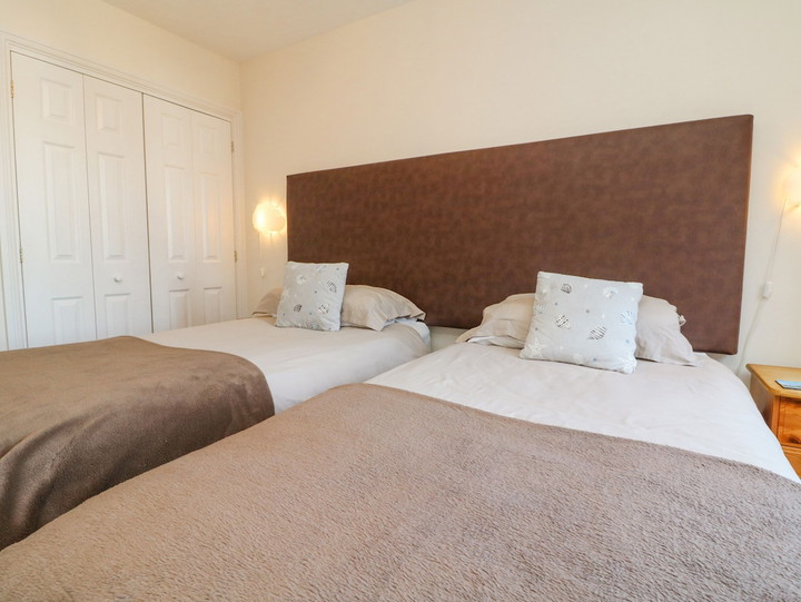 37 Ocean Park - Westward Ho!