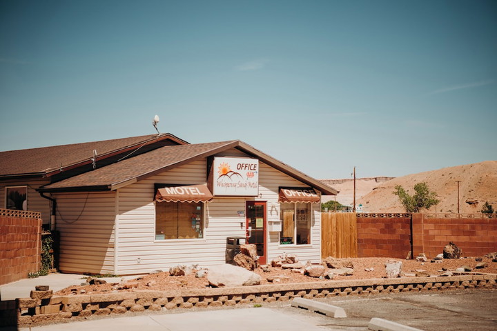 Whispering Sands Motel - Utah