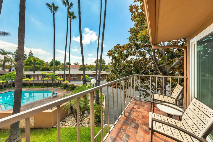 Best Western Pine Tree Motel - Claremont, CA