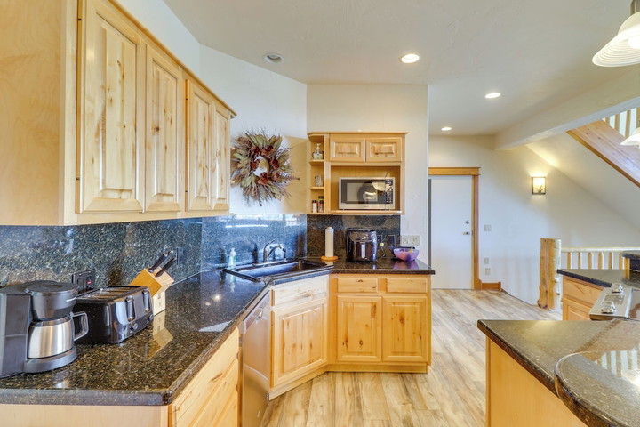 Spacious Whitefish Home W/ Sauna & Ski Resort View - Montana