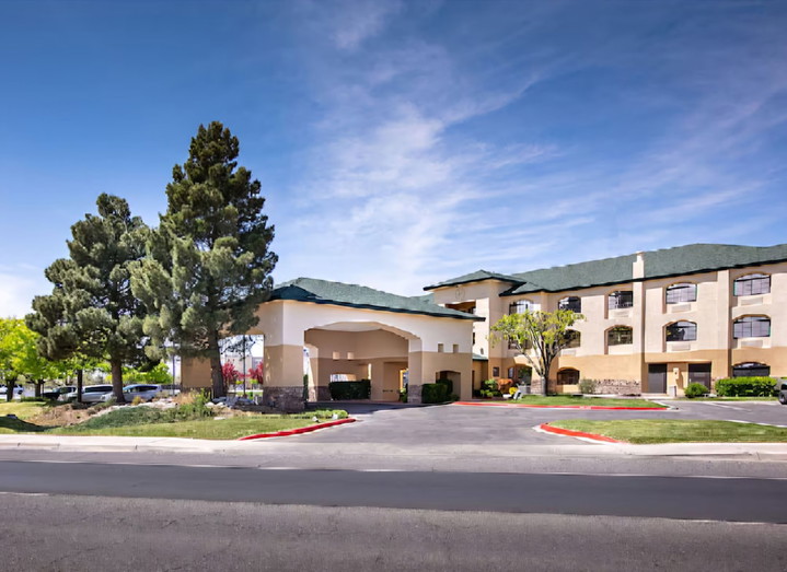 Cash Rewards Inn & Suites - Roswell