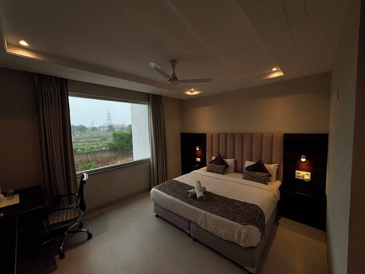 Meera Madhav Resort - Vrindavan