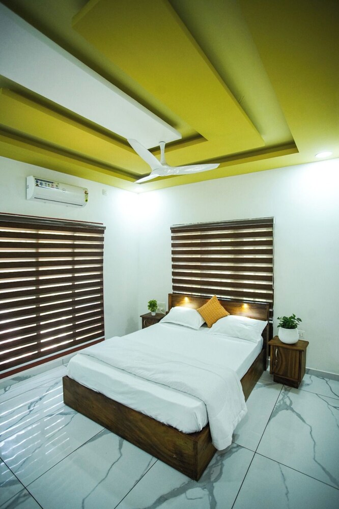 Thumpoly Beach Resort - Alappuzha