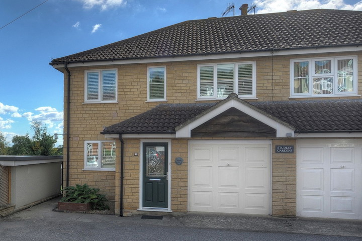 2 Studley Gardens - Lyme Regis
