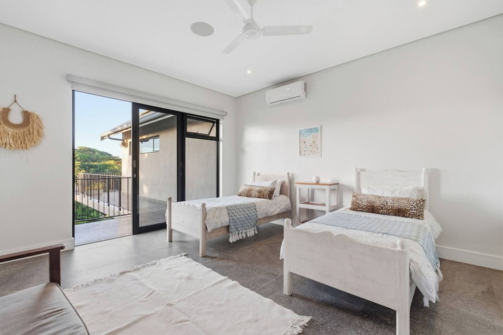 Room-yellow-tail Room - Staynest Guestho - Dolphin Coast