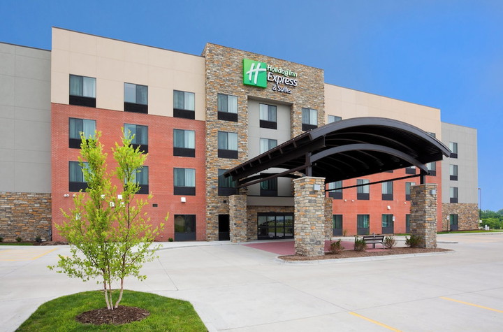 Holiday Inn Express & Suites Davenport By Ihg - Davenport, IA