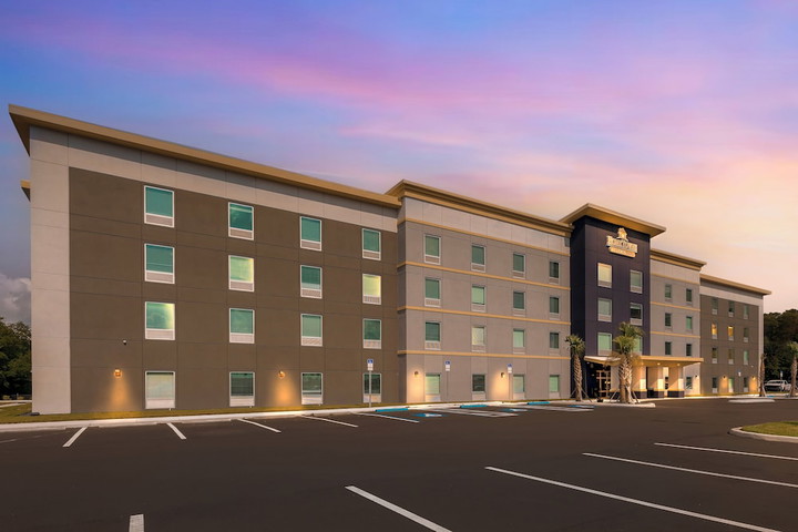 Hometowne Studios By Red Roof Tampa - Airport - Tampa