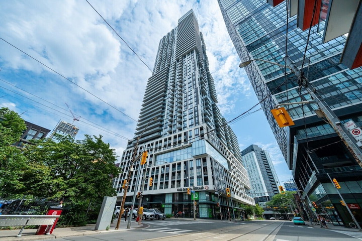 Dundas And Yonge Hotel - Suites - Toronto, ON