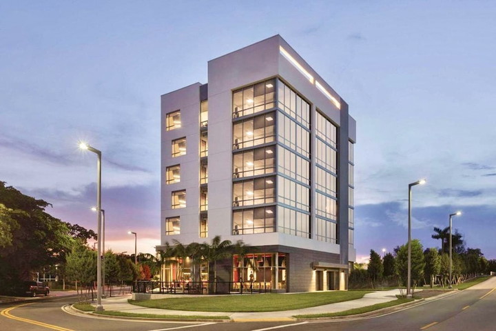 Kompose Boutique Hotel Miami Airport - Doral, FL