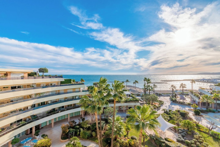 Holiday Inn Nice-port St Laurent By Ihg - Niza