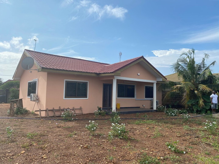 Oyibi New Furnished House - Charming 3 Bedroom - Accra