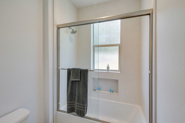 Pet-friendly Paramount Home, 16 Mi To Los Angeles! - Los Angeles
