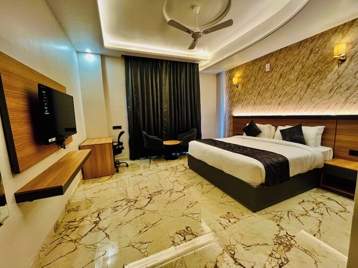 The Grand Oasis Hotel & Resort -