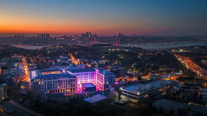 Altunizade Suites Istanbul, Curio Collection By Hilton - Kartal