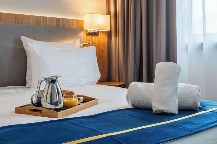 Brit Hotel Privilège Paris - Rosny - Villemomble