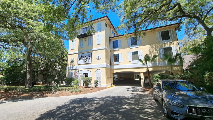 Saint Simons Inn By The Lighthouse - St. Simons Island, GA