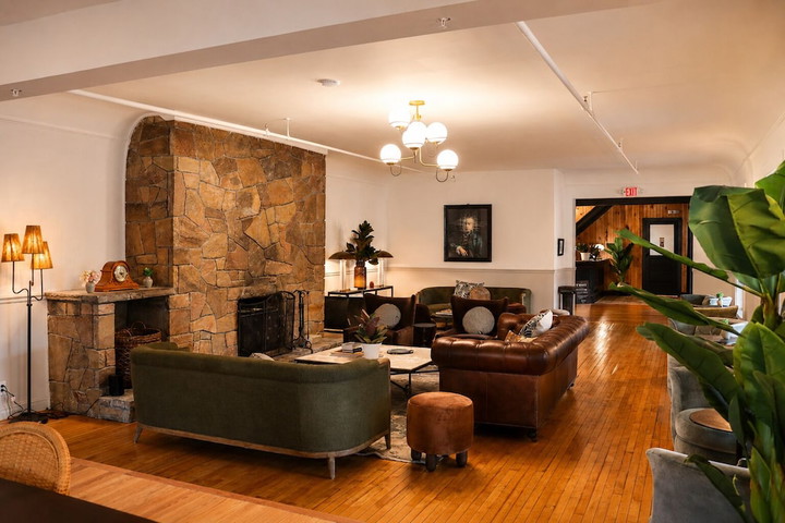 Hotel St. Moritz - Lake Placid