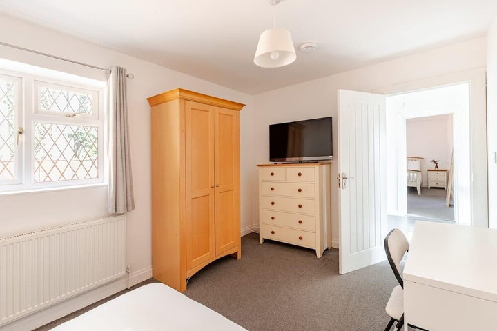 2 Bedroom Bangalow - Oxford