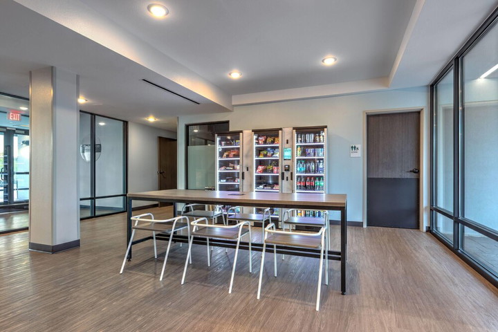 Echo Suites Extended Stay By Wyndham Dallas Plano/richardson - Plano, TX