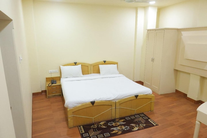 Hotel Vibha Raj Grand - Kanpur