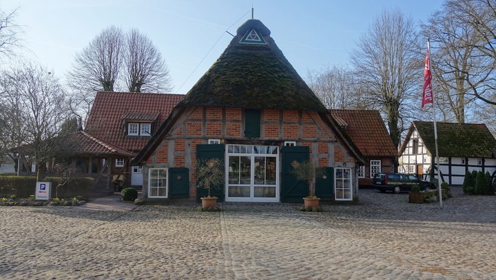 Dreimädelhaus - Restaurant & Hotel - Stuhr