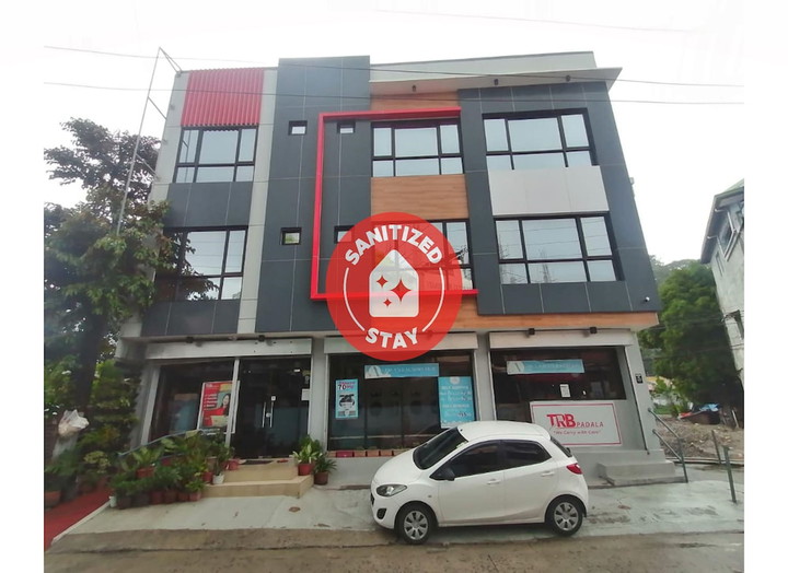 Capital O 811 Tri A's Building - Subic