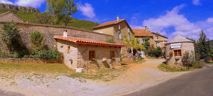 Camping Le Roc Qui Parle - Occitanie