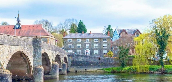 The Lion Hotel - Builth Wells