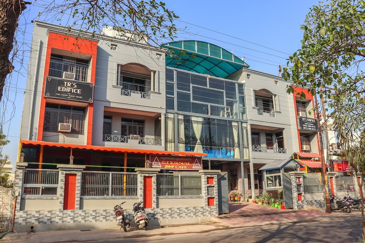 Tr's Edifice - A Luxury Guest House - Lucknow